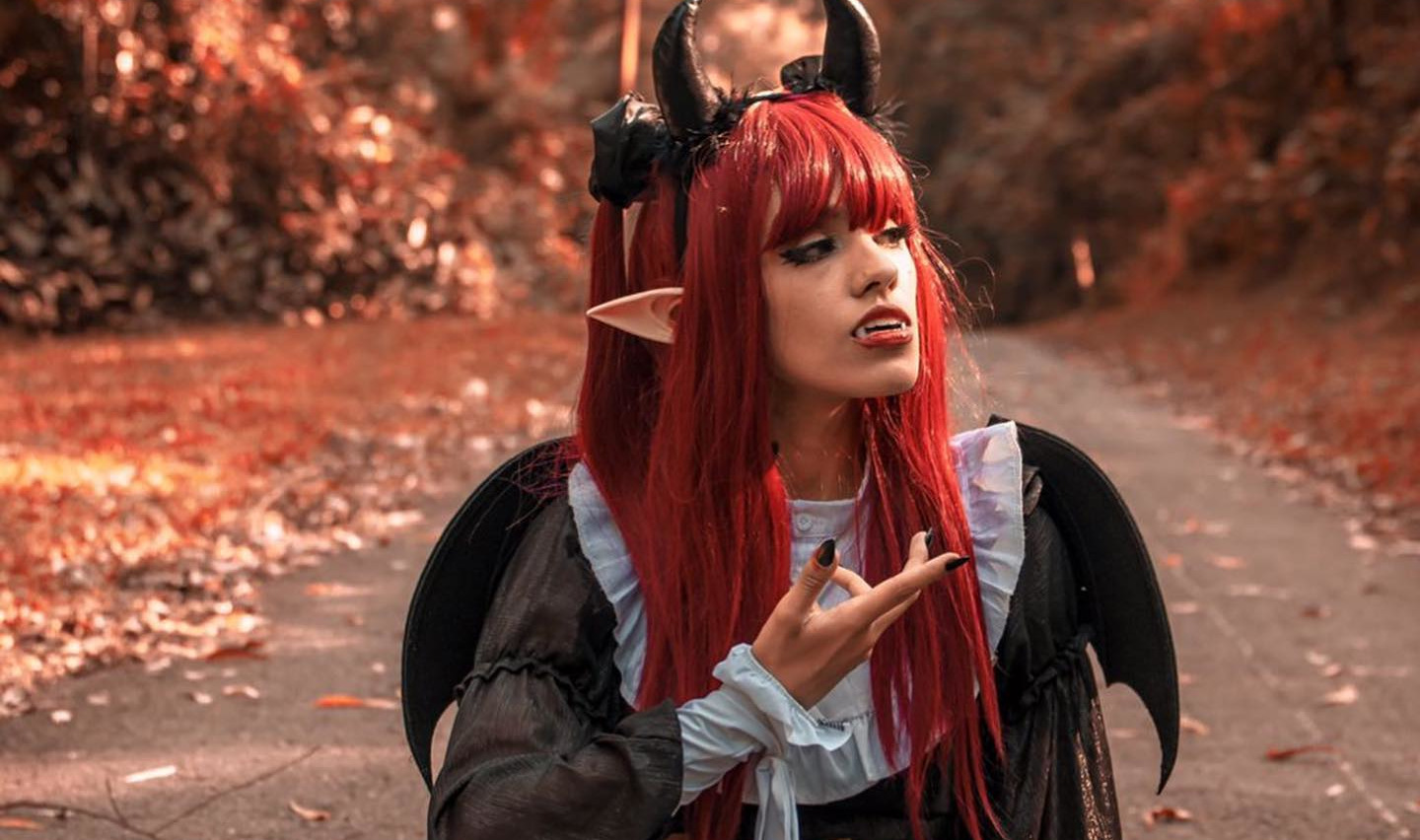 Belo cosplay da Marin Kitagawa Succubus, de My Dress Up Darling, da Jasmine