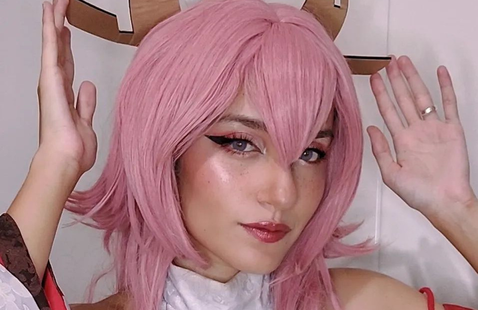 Genshin Impact: Belos cosplays da Mona, Yae Miko e Zhongli, da Kat