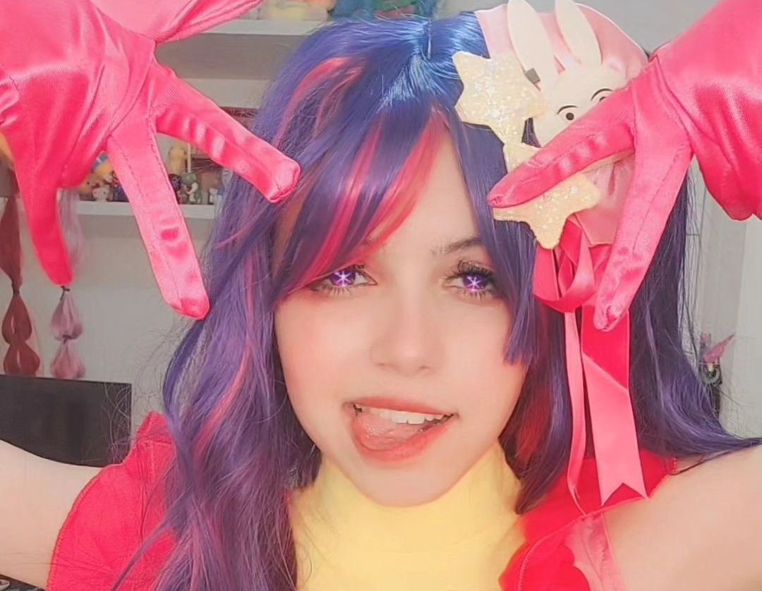 Oshi No Ko Cosplay Traz Ai Hoshino De Volta Ao Show Hot Sex Picture